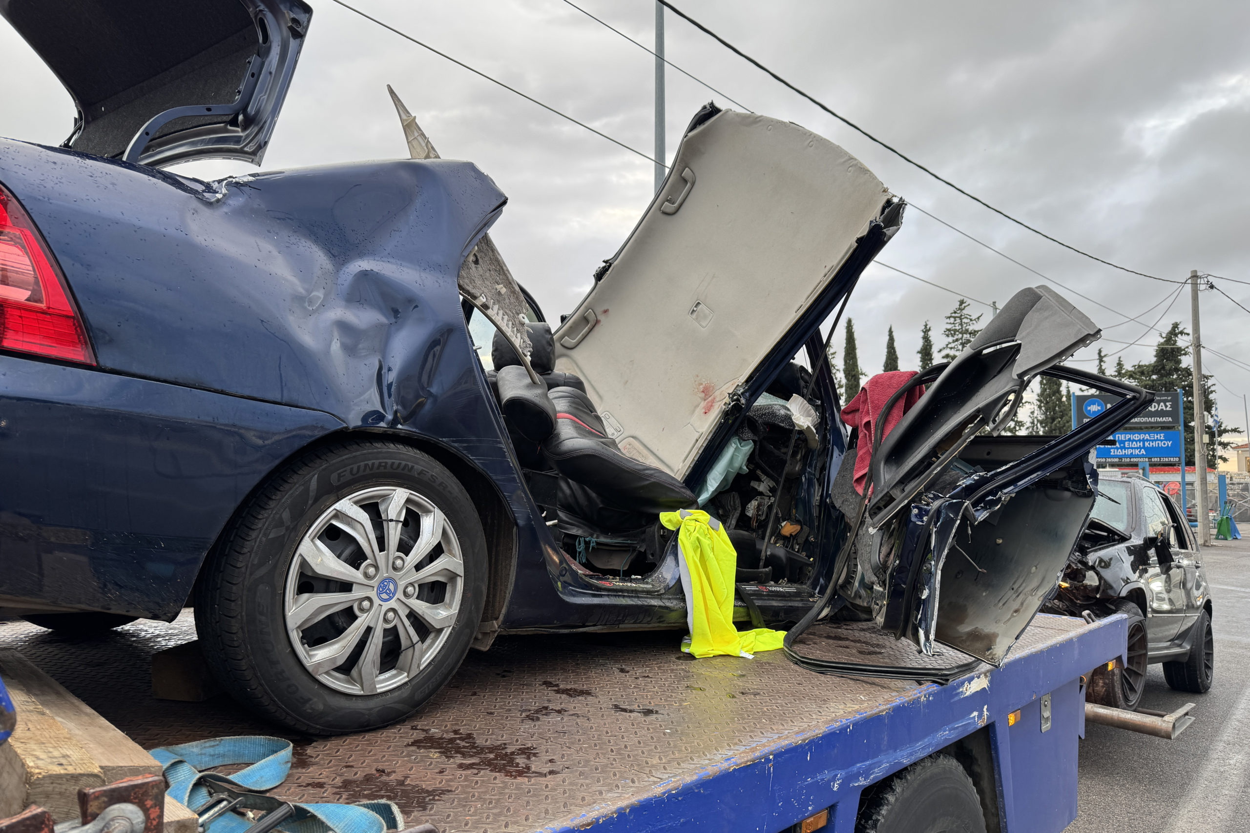 Θανατηφόρο τροχαίο στις Αφίδνες: Τα καθίσματα εκτινάχθηκαν σε απόσταση ...