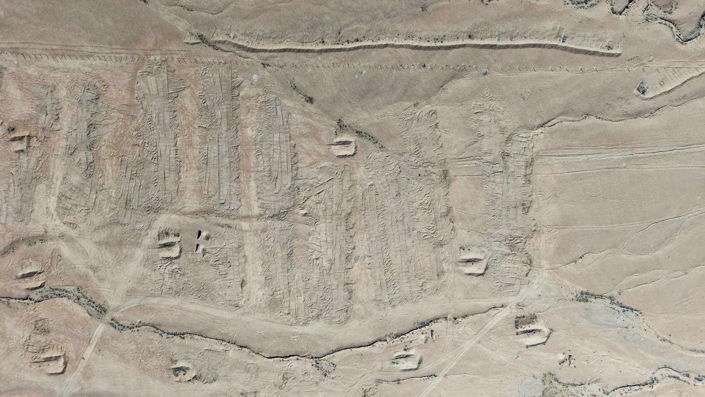 Assad-era plot to hide thousands of Syria's dead turned desert into a ...