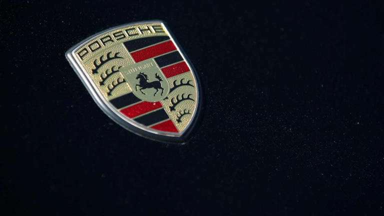 Porsche loses almost one billion euros on shift back to petrol