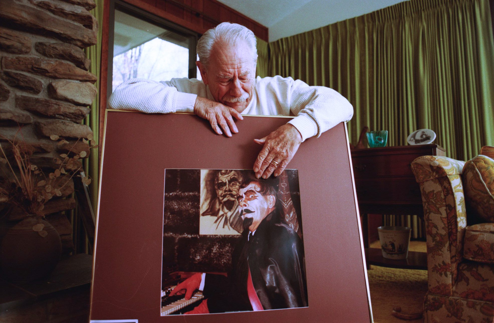 Redford Theatre to keep Detroit TV vampire memory alive in weekend ...