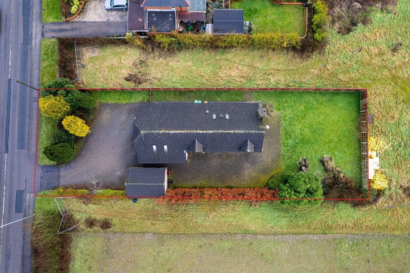 Rooms with a view - detached home with large gardens and rural vistas ...