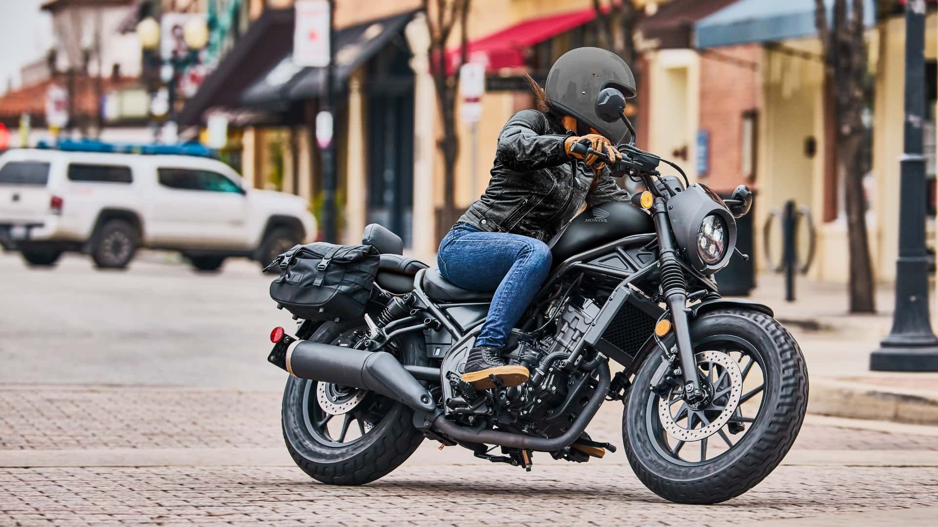 Honda's Rebel 300 Finally Gets the E-Clutch, and That's Perfect for New ...