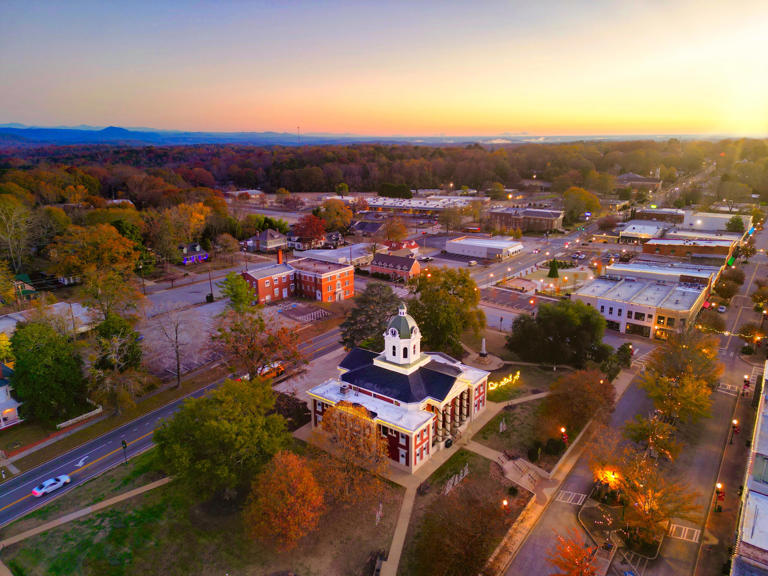 These 7 Georgia small towns have the best downtown areas, WorldAtlas says