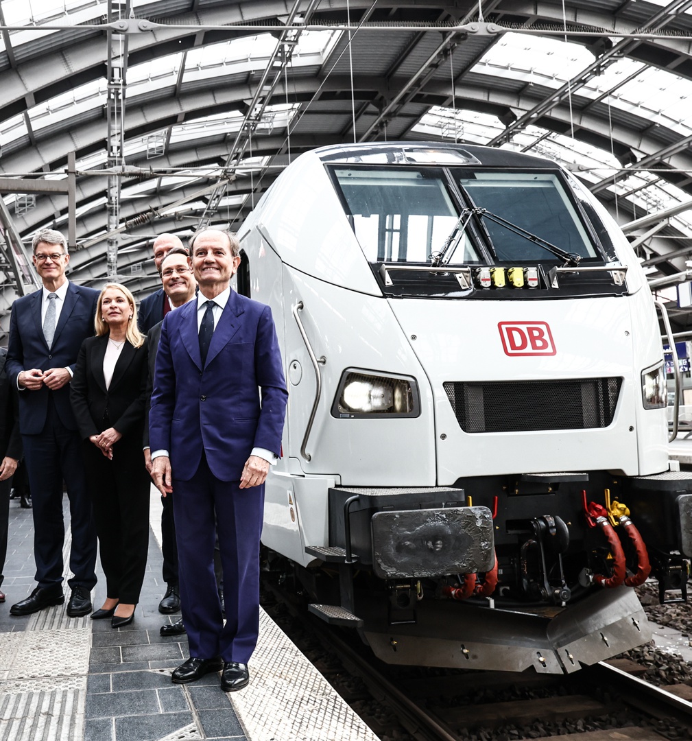 Talgo marca con su tren ICE L el inicio de una nueva etapa con una ...