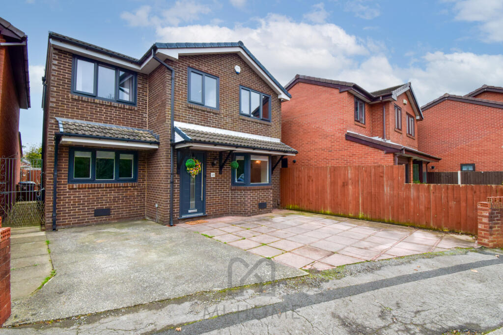 23 photos of this spacious 5-bed Kirkham family home with huge garden ...
