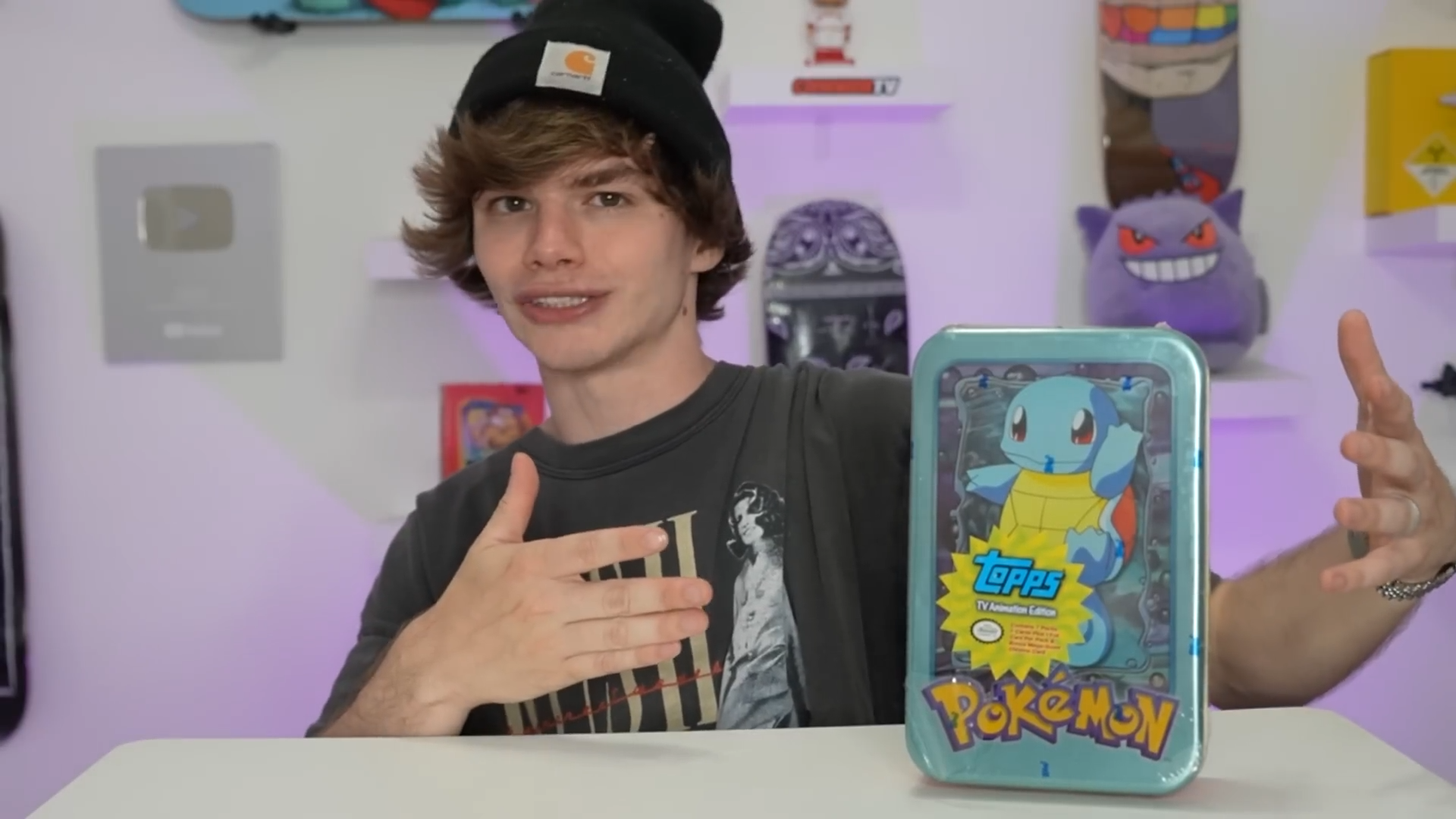 I opened a vintage Pokémon card tin