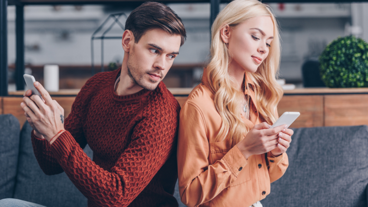 Protective or Possessive? 12 Signs Your Partner’s Jealousy Is Hiding ...
