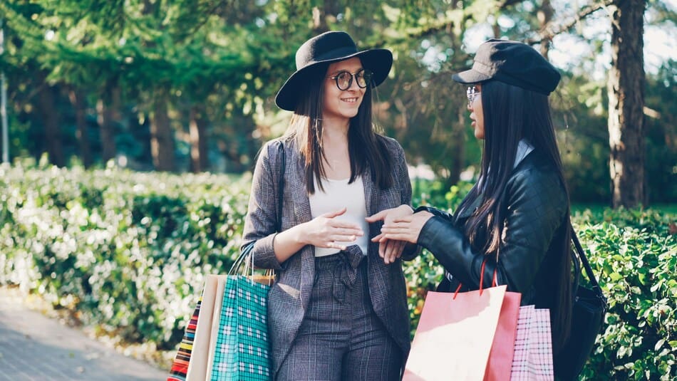 10 habits that quietly make people dislike you