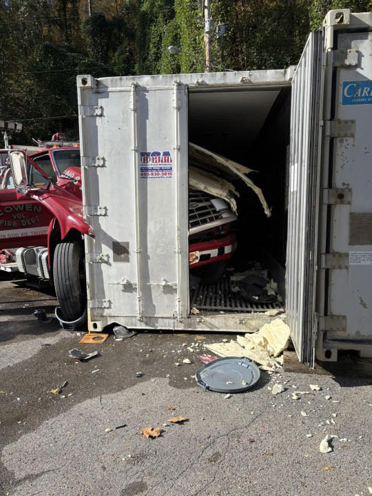 Fire truck crashed into Custard Stand building during hotel fire response
