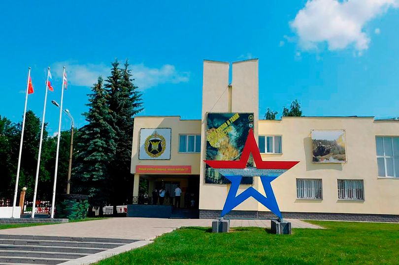 Russian conscript goes on 'assault rifle rampage' at own military unit ...