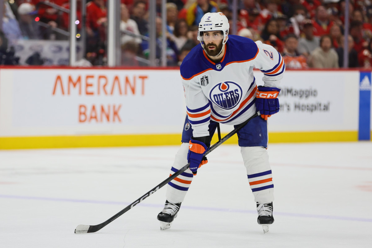 Kris Knoblauch Puts Evan Bouchard on Notice After Mistakes Cost Oilers