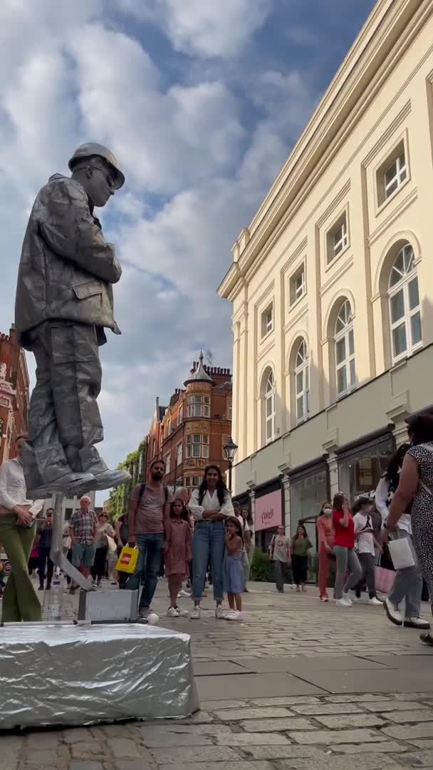 How Silverman statue is keeping up his cool, when things are heating up ...