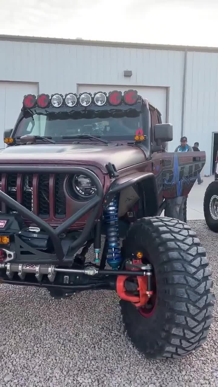 The thrill of driving a V8 Gladiator