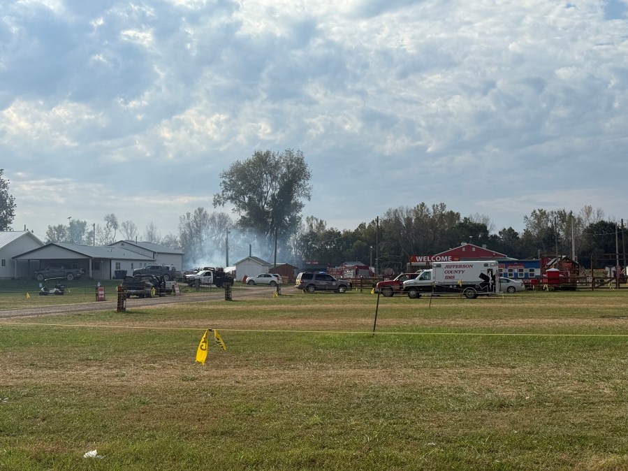 Crews respond to fire at Gary’s Berries in Grantville