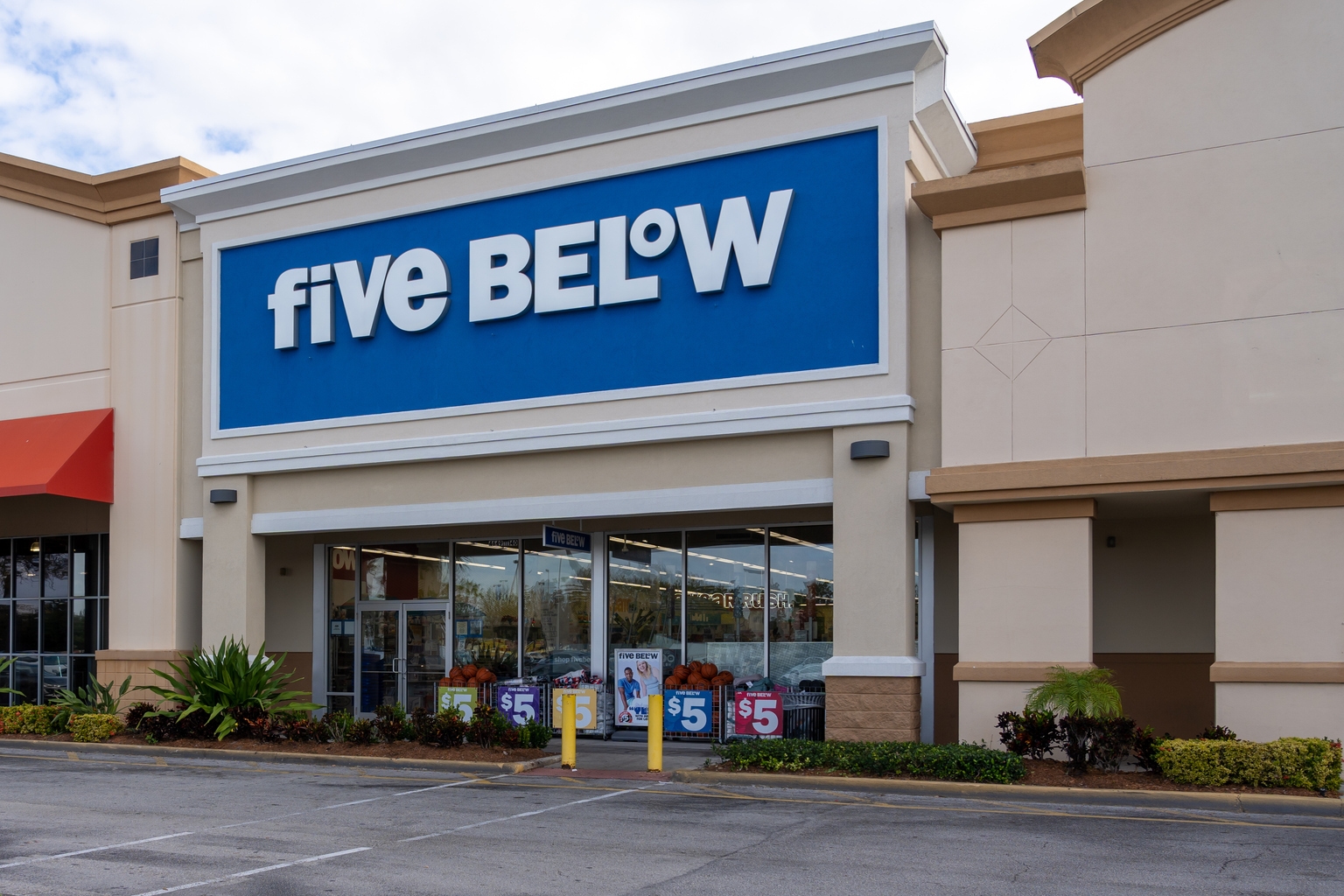 Five Below opens stores in Pacific Northwest