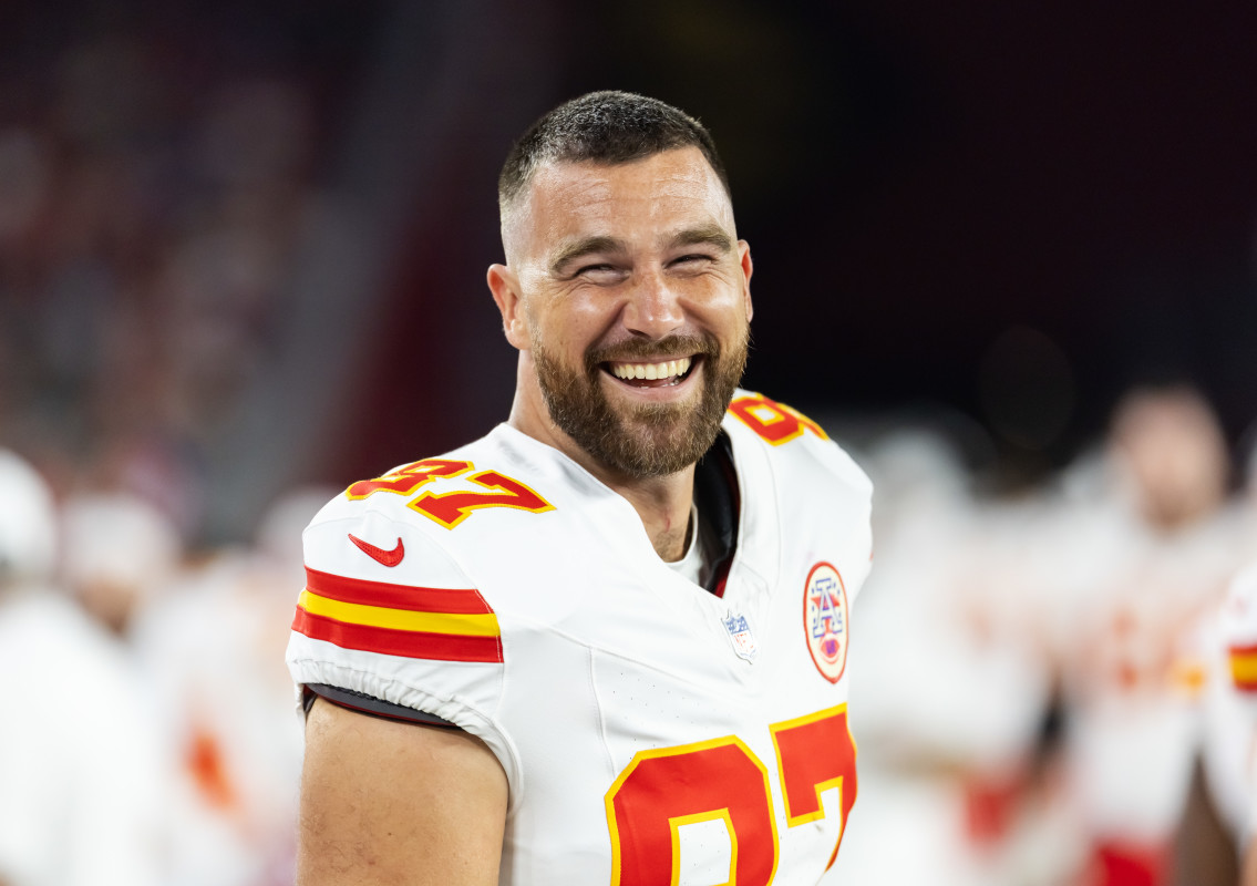 Travis Kelce, 36, Receives Strong Message From Jason Kelce's Wife