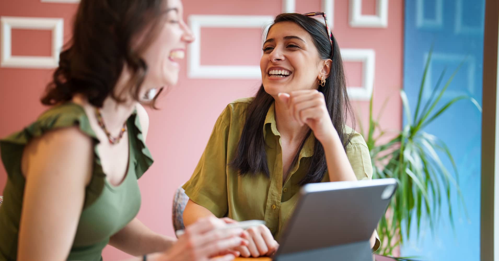 People who are good at small talk do this 1 thing: It ‘makes a new ...