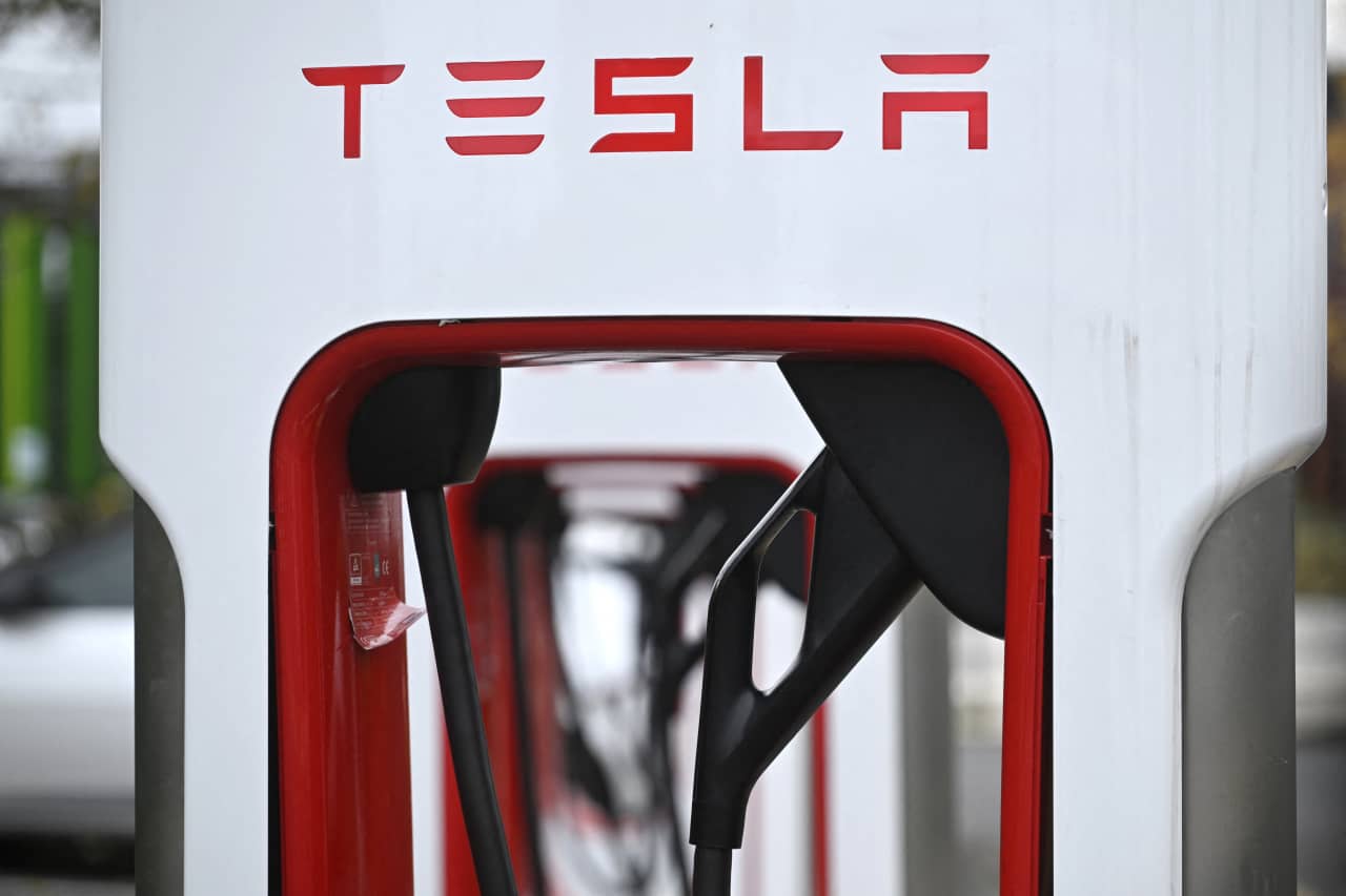 Sell Tesla Stock, Analyst Says. Why Shares Are Rising.