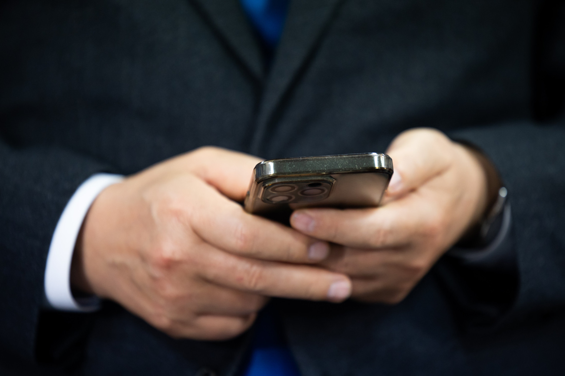 Cell phone etiquette rules you should be following