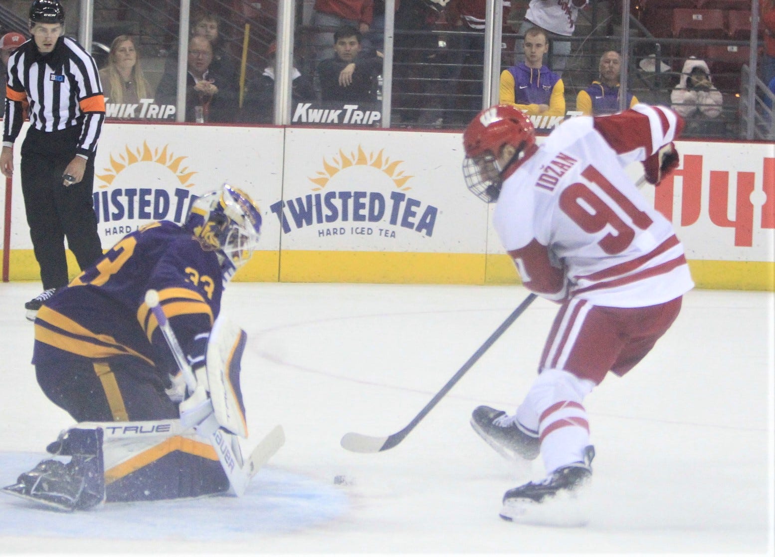 Wisconsin men's hockey scores shootout win over Minnesota State in home ...