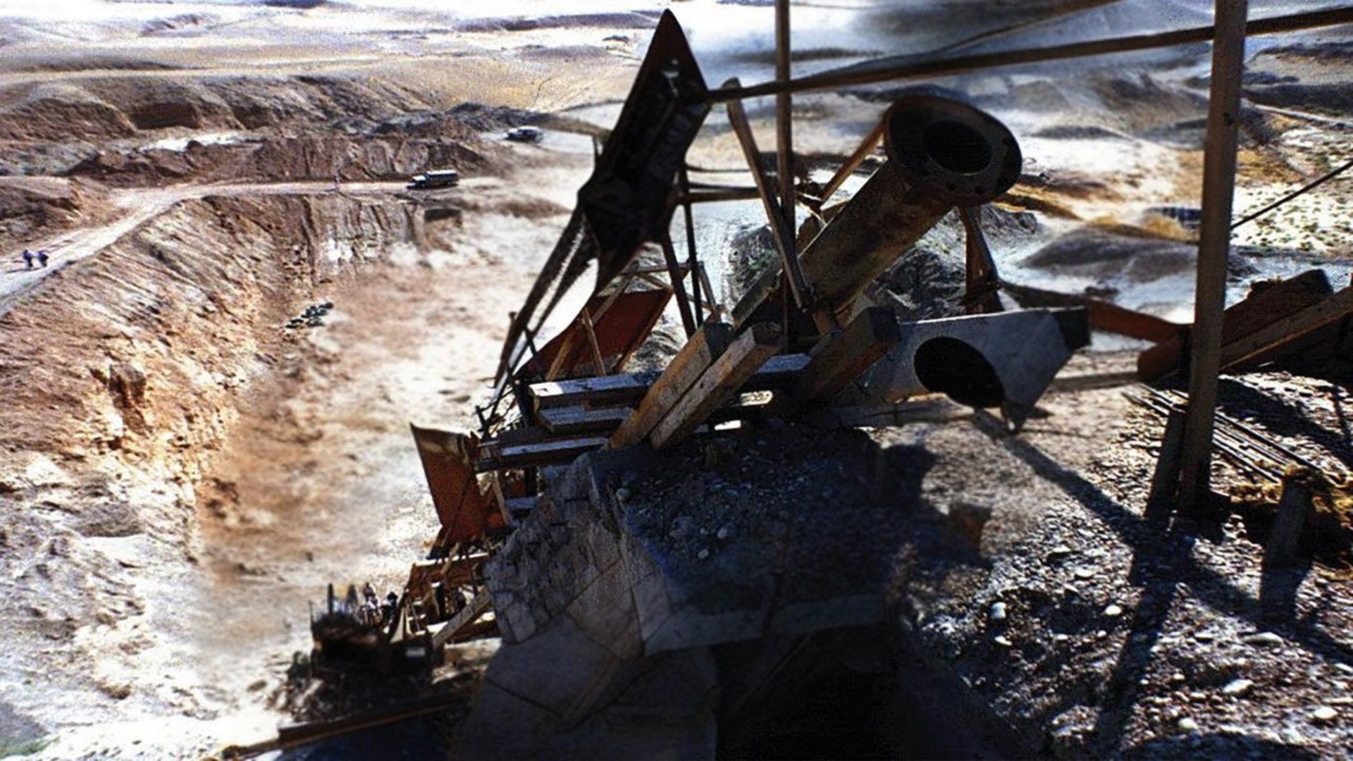 The 512-Foot Long 2,100-Ton Missile Throwing Gun
