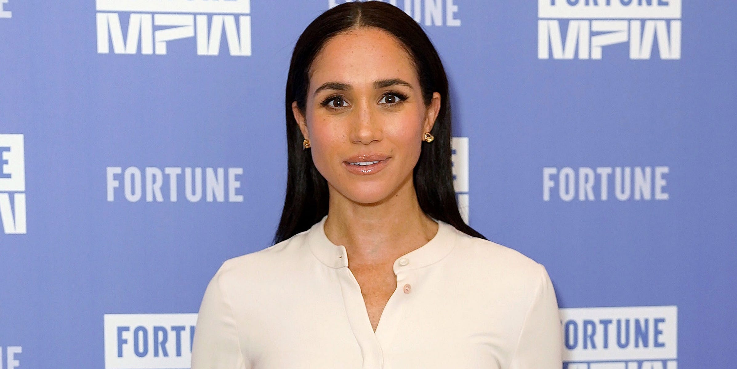 Meghan Markle estrena el traje beis que la conecta con Kate Middleton