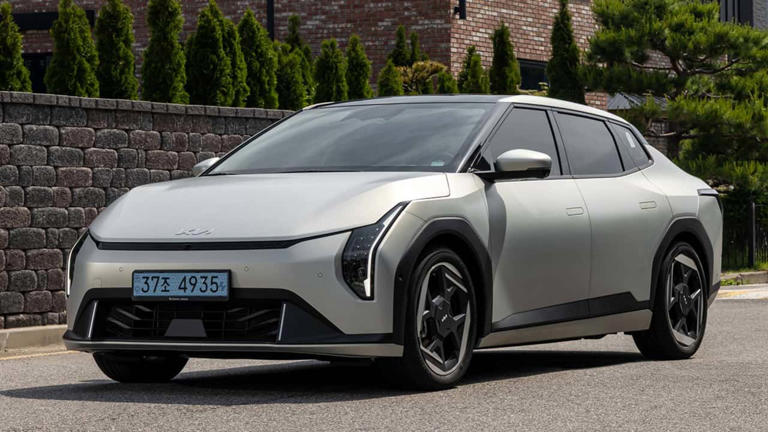 Kia’s Pivot: Why The EV Trailblazer Is Betting Big On Hybrids