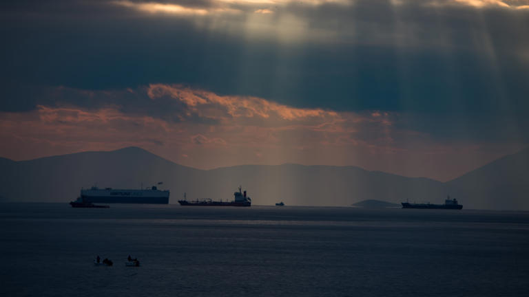 Αναβλήθηκε για έναν χρόνο η ψηφοφορία για το Net Zero Framework του ΙΜΟ