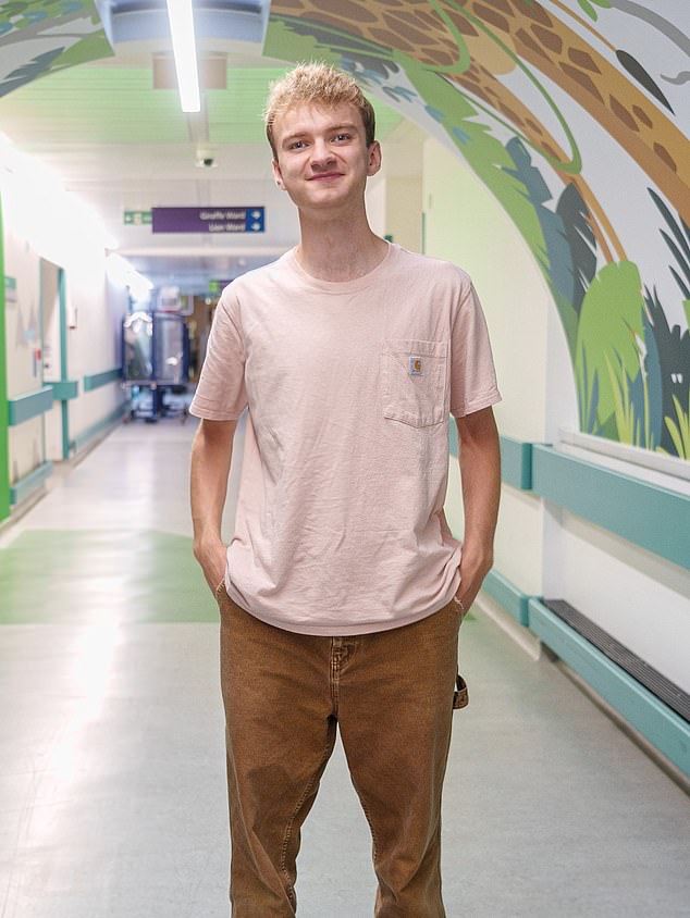 'It's for Alex': YouTube star TommyInnit leads Great Ormond Street ...