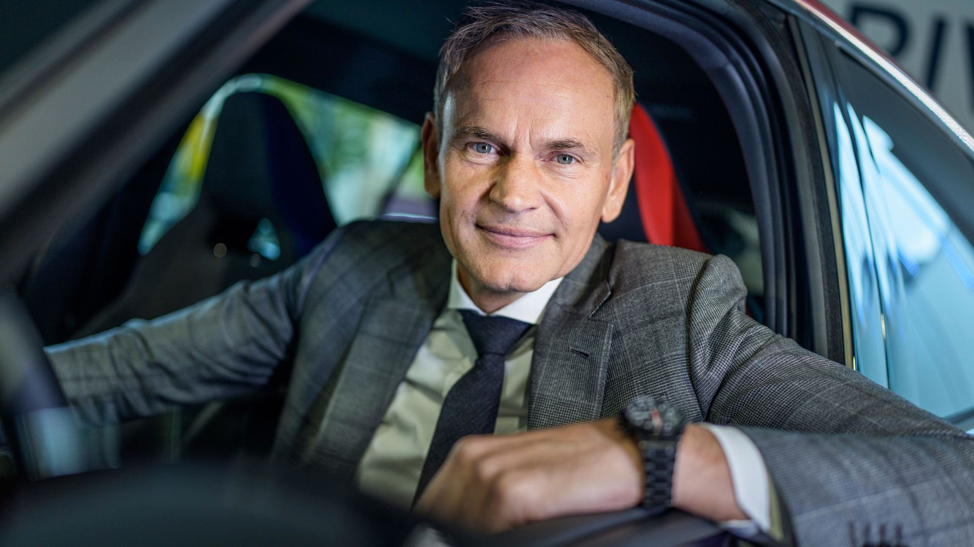 Porsche AG: Oliver Blume tritt als CEO zurück, Michael Leiters übernimmt