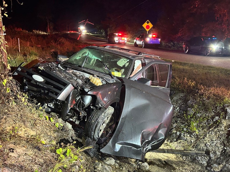 Jones County crash leaves two injured, causes power outage