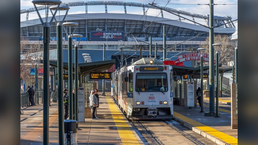 Power restored to light rail, outage caused by car hitting a pole