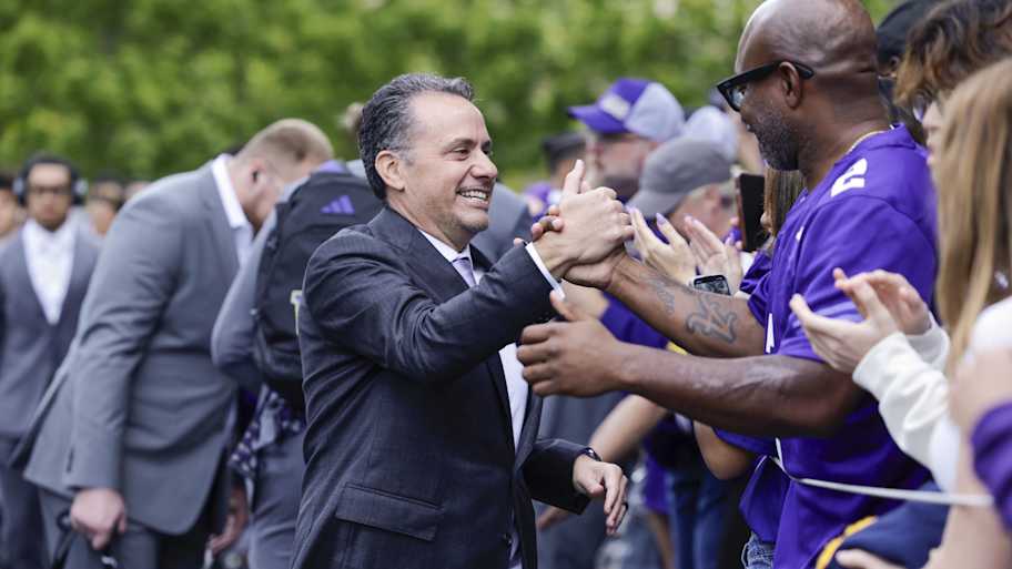 Wife Of Washington Coach Jedd Fisch Sparks Buzz With Oregon Post