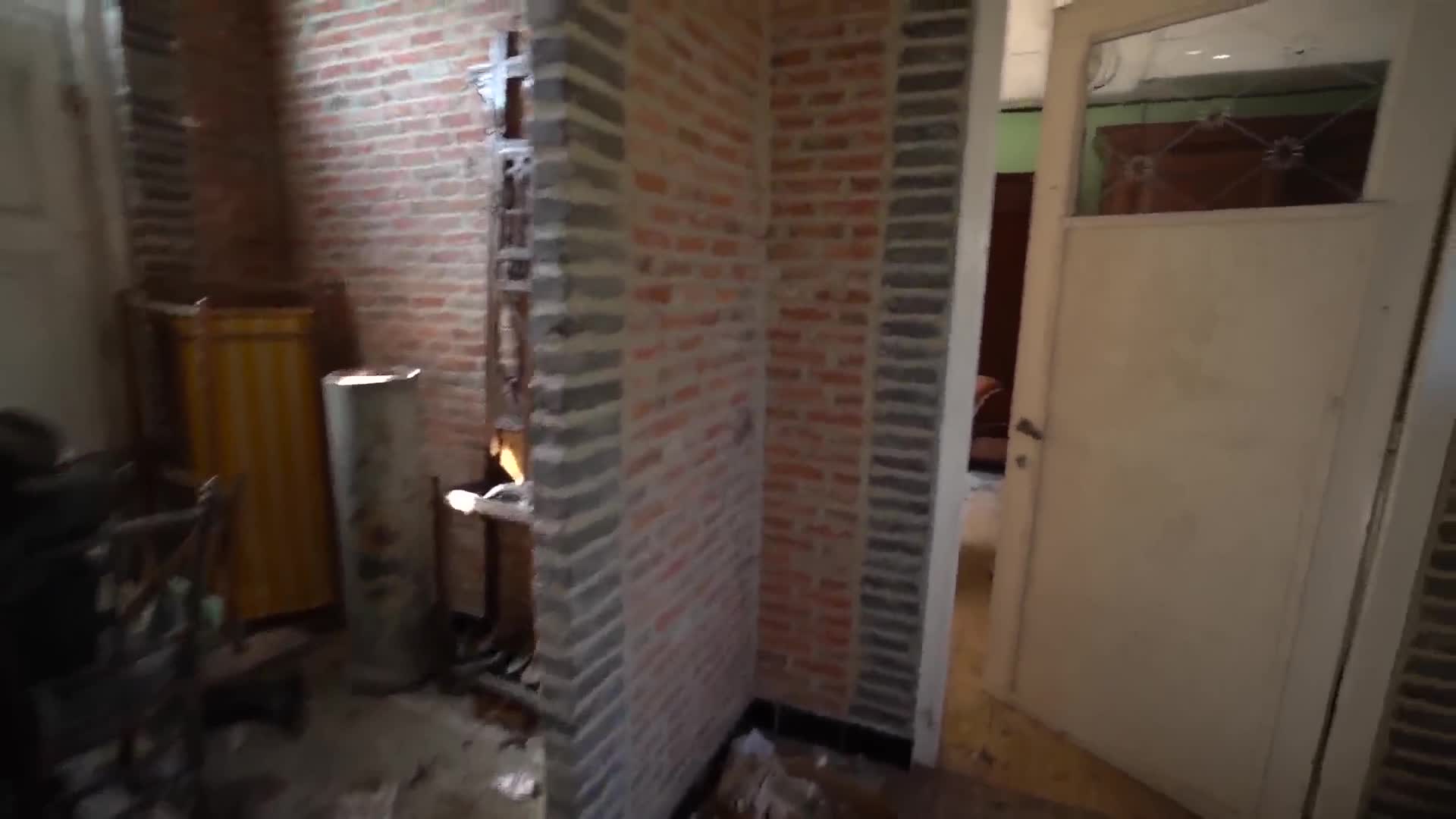 Exploring an untouched abandoned 1960s family home – a real time capsule