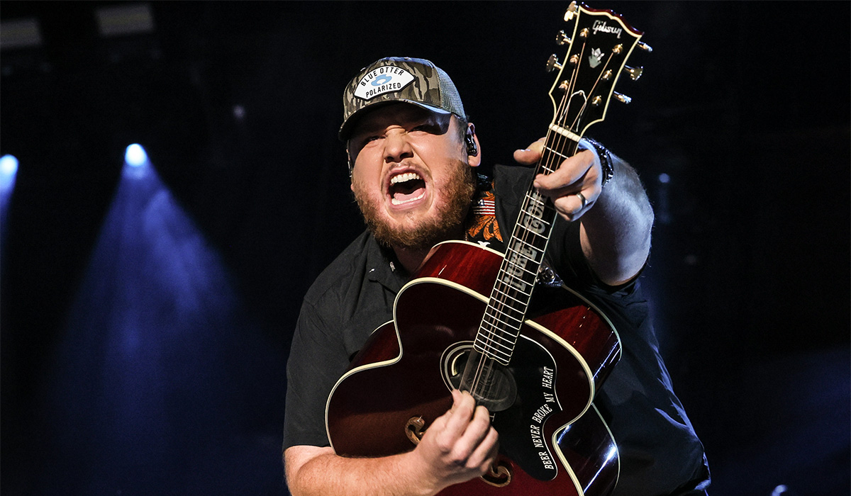 Luke Combs premium tickets to Slane for under €700 – But what does that ...