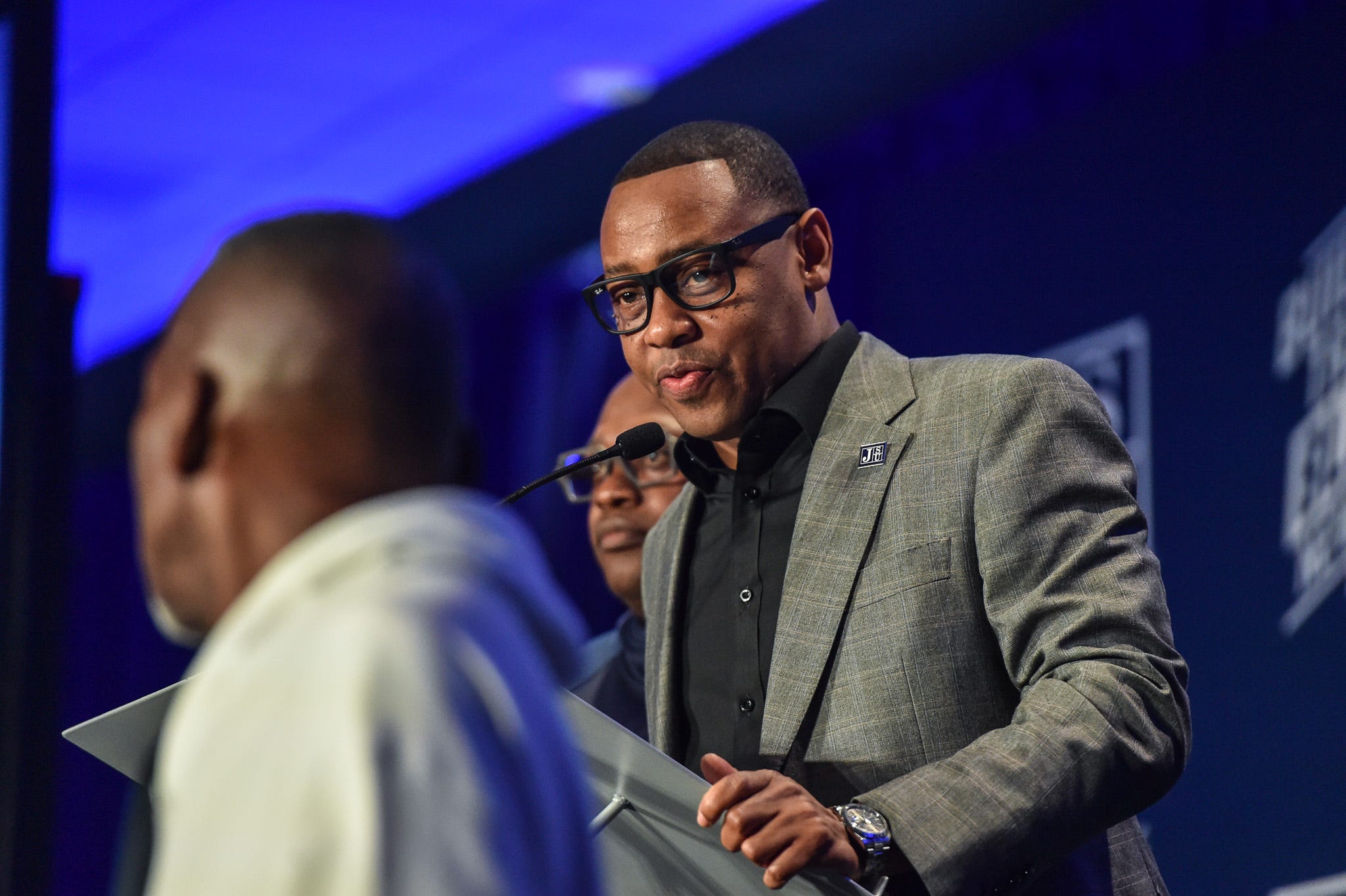 Jackson State AD Ashley Robinson, QB Shawn Gregory in 2025 SWAC Hall of ...