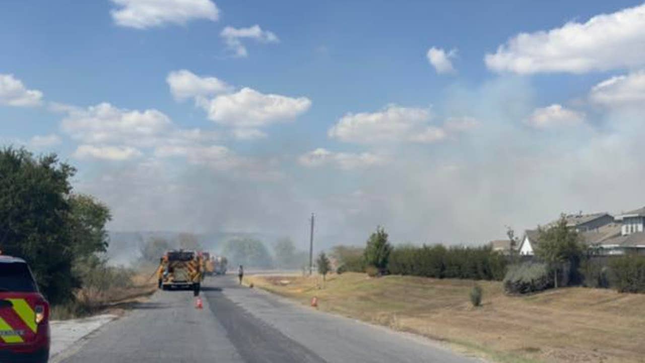 Fire crews responding to 29-acre fire near Mustang Ridge