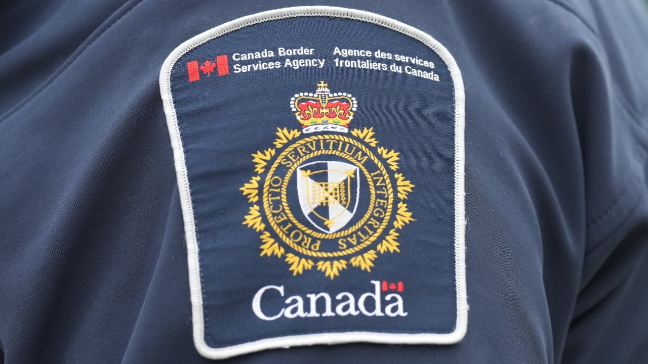 Canada plans to hire 1,000 border workers