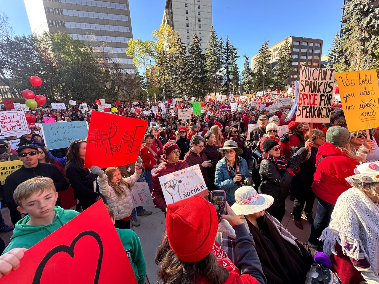 Striking Alberta teachers refuse to engage in talks that exclude pupil ...