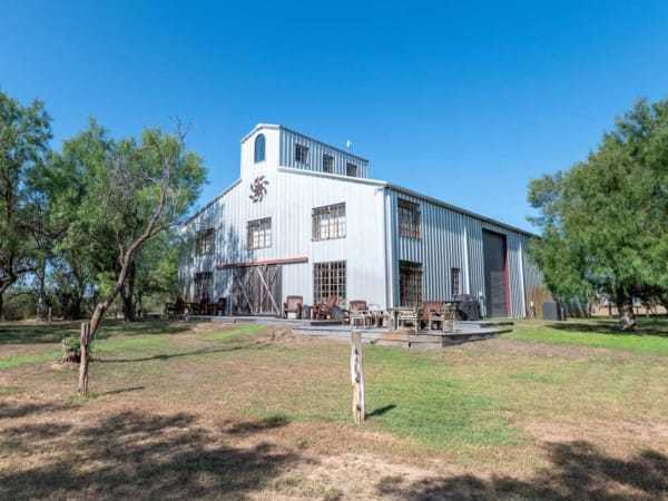 Craig Biggio unlocks the gates to his $10.85M Uvalde County ranch