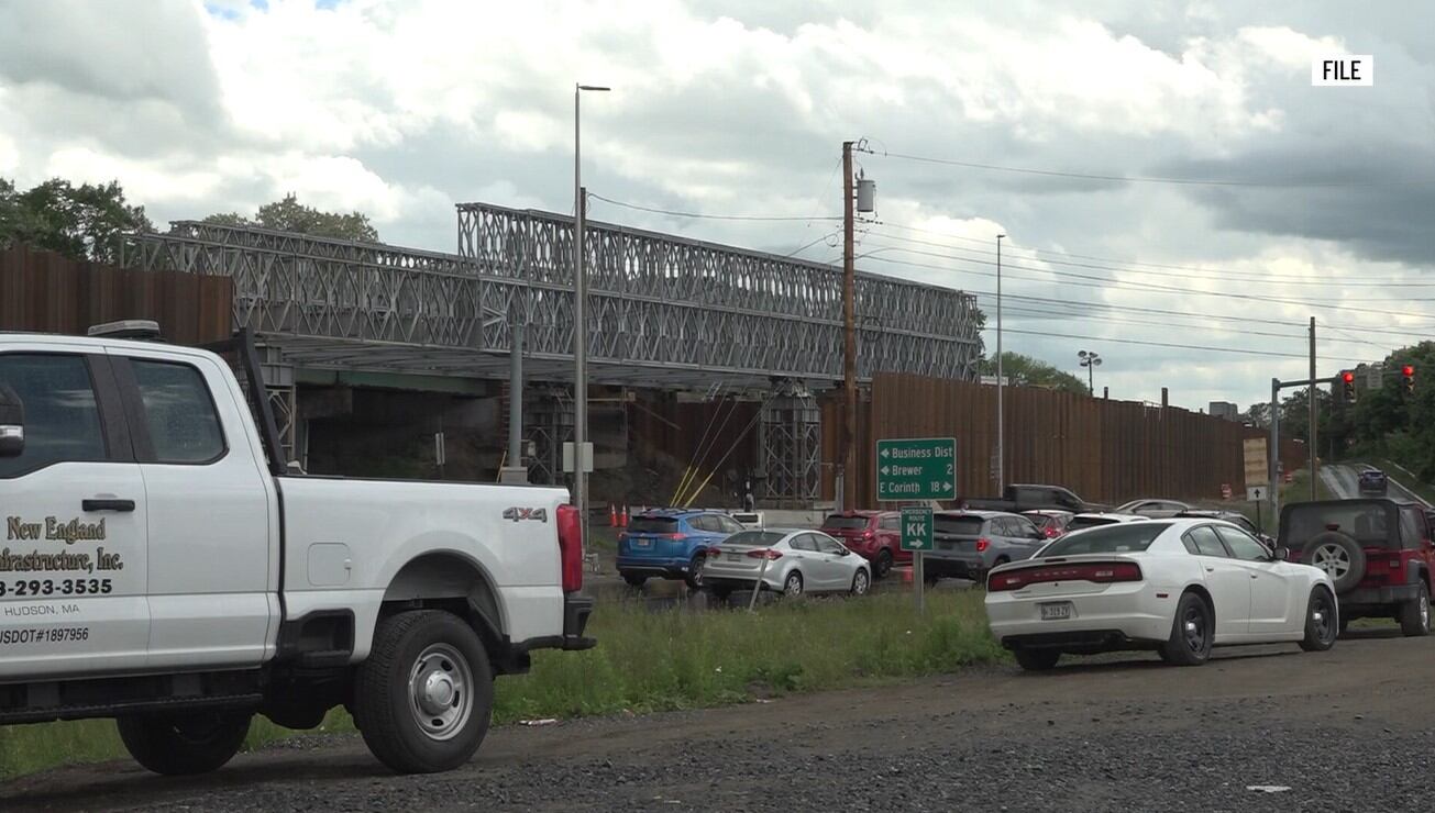 Traffic alert: Crews continue overnight work on Broadway Bridge