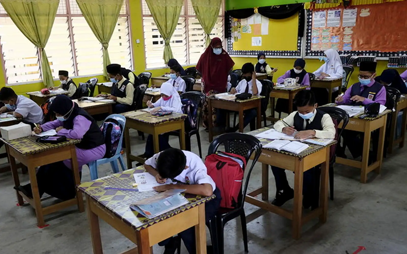 RM800mil early school aid funded by targeted subsidies, says Saifuddin