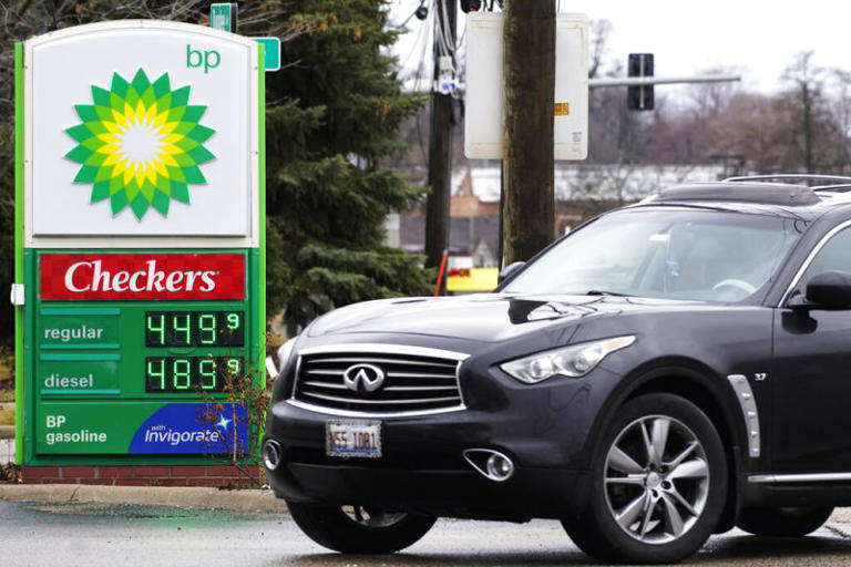 Record amount of Americans will travel for the holidays as gas prices ...