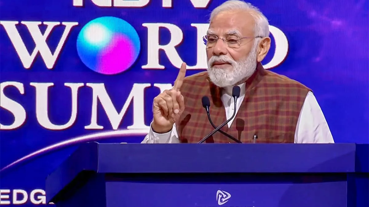 PM Modi extends Dev Deepavali greetings