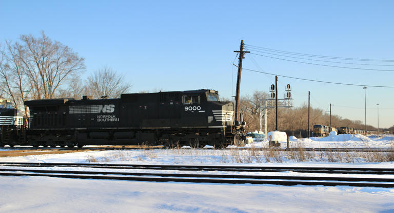 First CSX train crosses Chicago's Forest Hill Flyover, major CREATE project