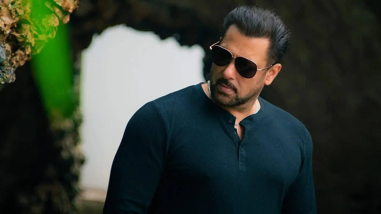 Salman Khan Assists Designer Anna Singh's Assistant in Obtaining ...