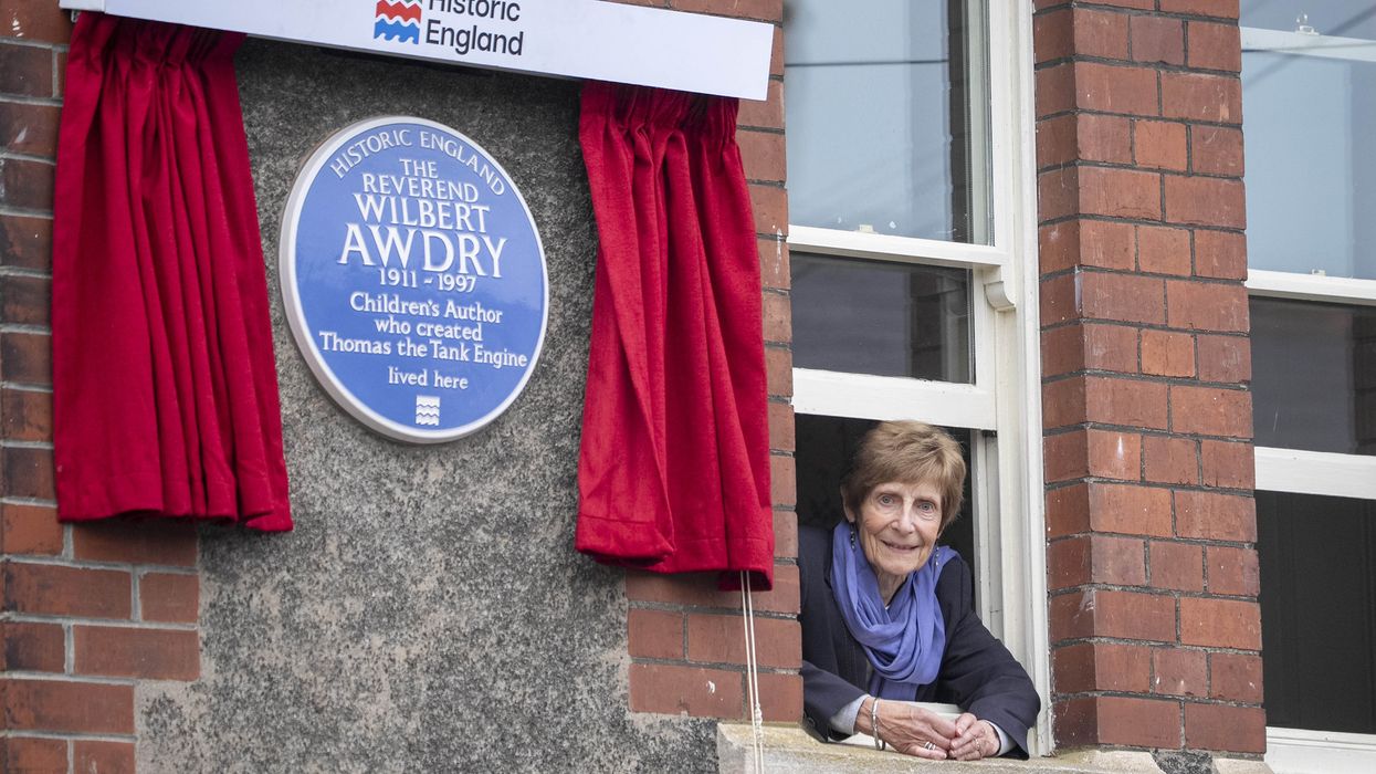 Blue plaque unveiled at former home of Thomas The Tank Engine creator