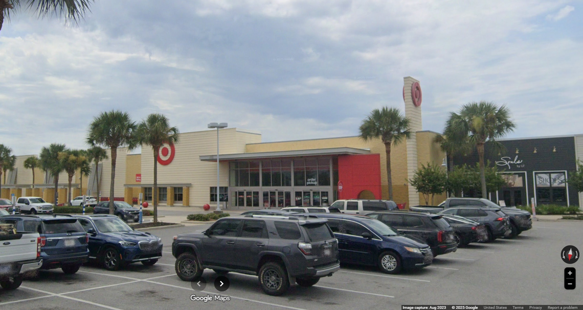 5-year-old found wandering road as mom was 17 miles away at Target, FL ...