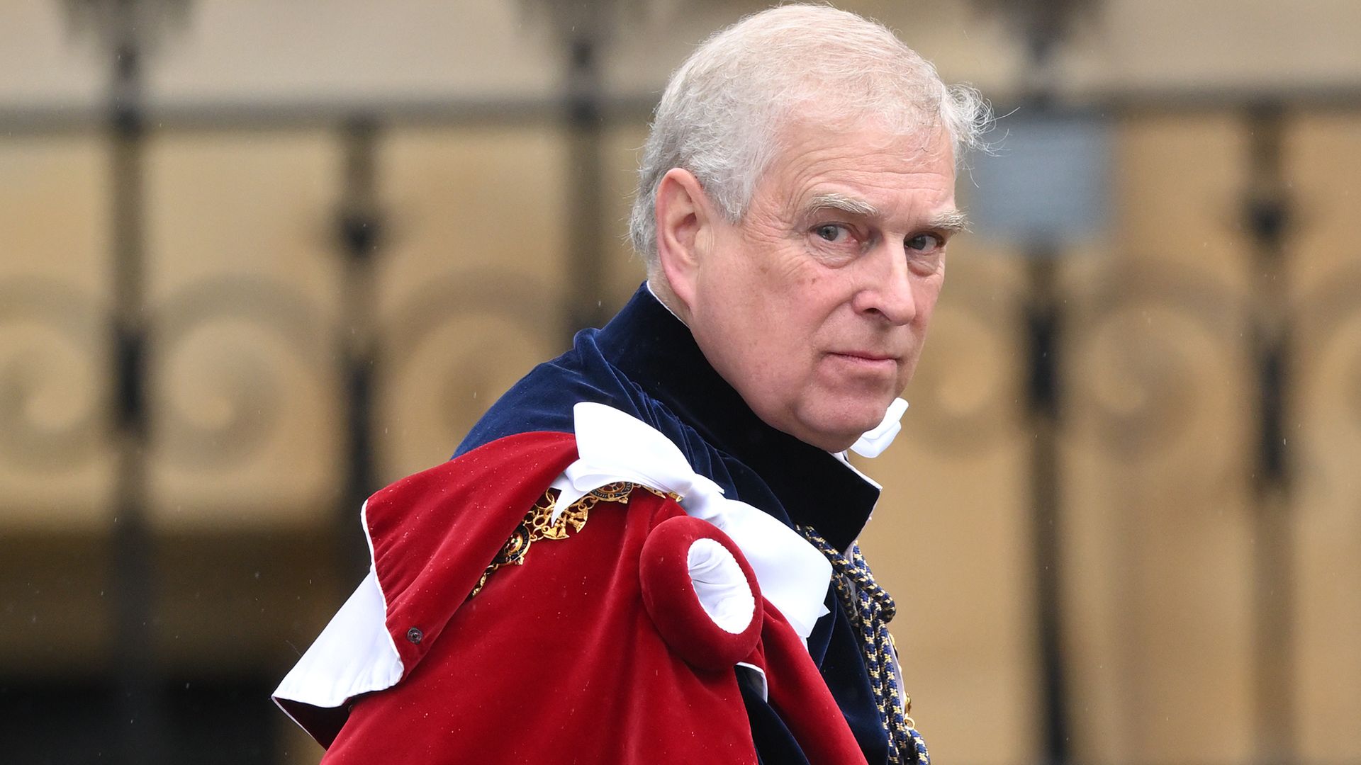 El príncipe Andrés, en negociaciones con el Palacio para su salida ...