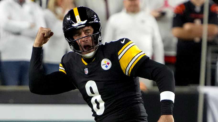 Aaron Rodgers made NFL history (and hilariously snapped on his own ...